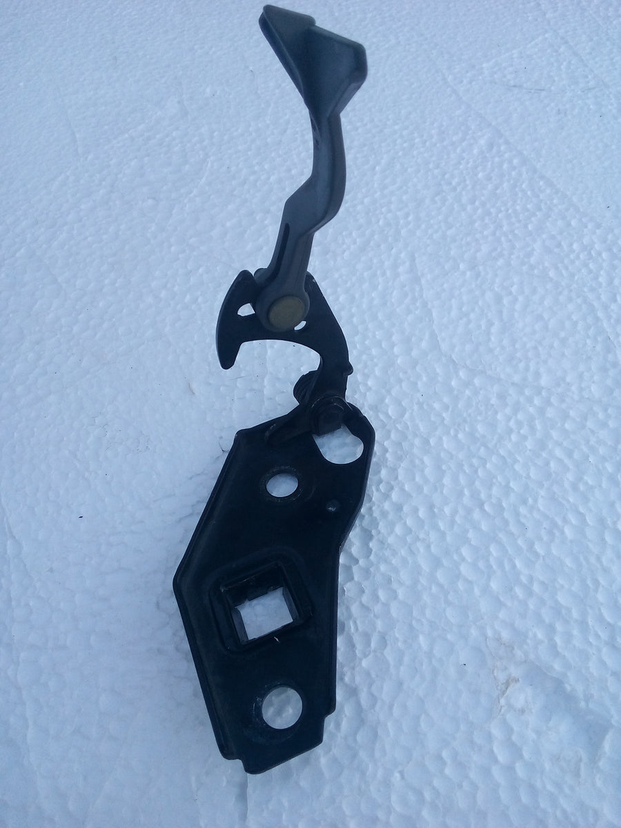 85-95 Mercedes Benz W124 hood latch lever with bracket – Vintage OEM